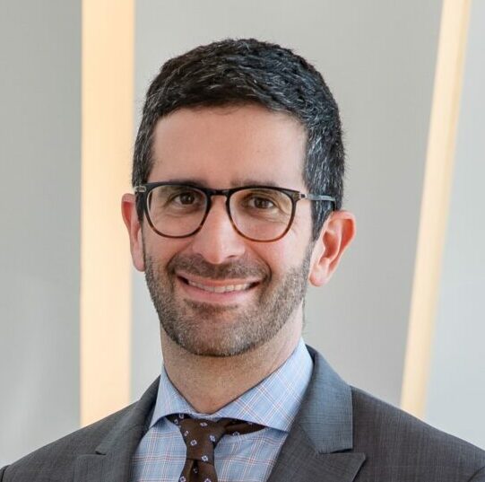 Greg Sharenow, Autore a Startmag